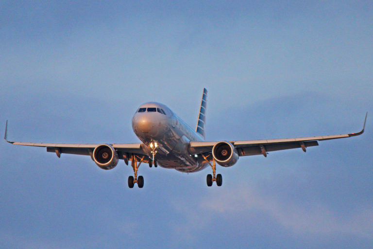 N90024: American Airlines Airbus A319-100 (With Winglets Installed)