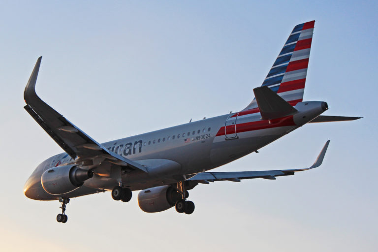 N90024: American Airlines Airbus A319-100 (With Winglets Installed)