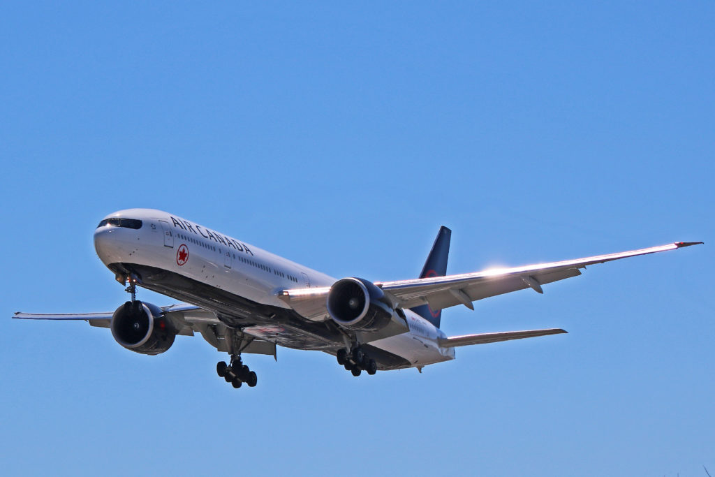 C-FITL: Air Canada Boeing 777-300ER (Final Approach To YYZ)