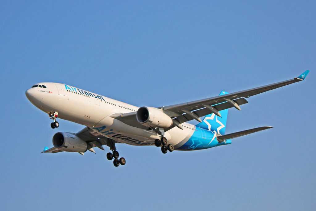 C-GTSI: Air Transat Airbus A330-200 (New and Old Livery)